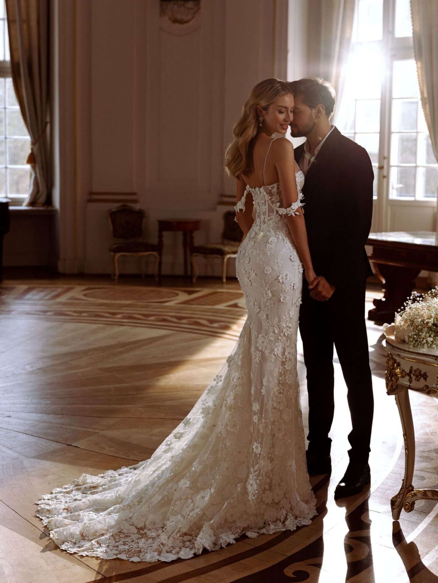 corset sheath wedding dress with floral details - CONCORDIA - Lucia ...